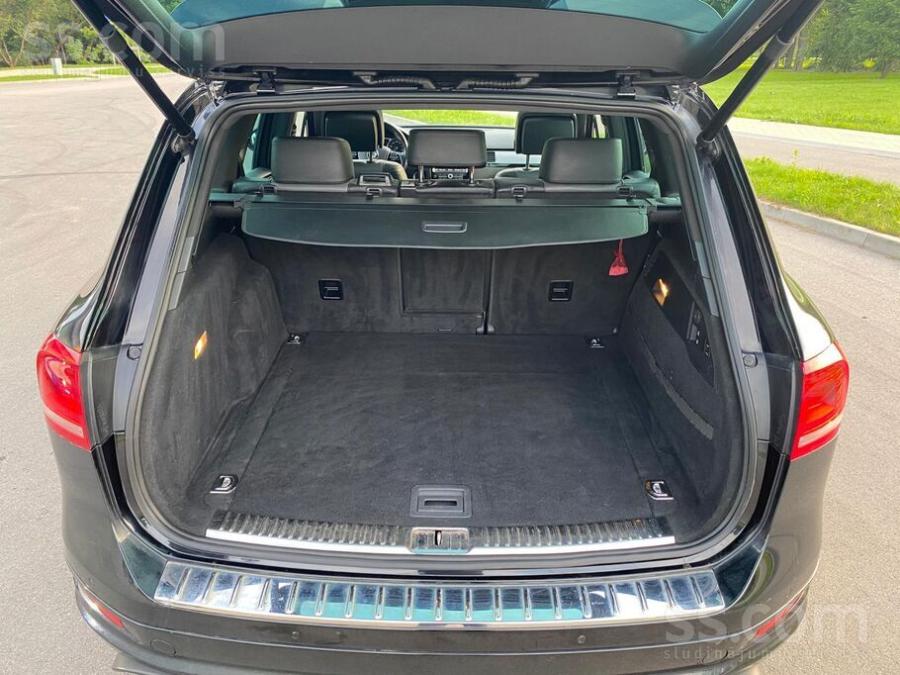 Melns Volkswagen Touareg 2013 Rīga, ar dzinēja tilpumu 3.00 L un nobraukumu 288 tūkst. km par 13700 €, foto 22 vietnē AUTOMOTO.COM.LV