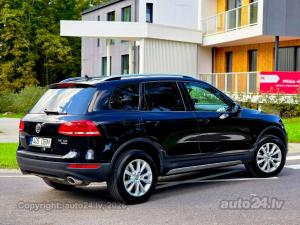 Melns Volkswagen Touareg 2013 Tallina, ar dzinēja tilpumu 3.00 L un nobraukumu 285 tūkst. km par 8990 €, foto 5 vietnē AUTOMOTO.COM.LV