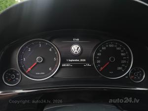 Melns Volkswagen Touareg 2013 Tallina, ar dzinēja tilpumu 3.00 L un nobraukumu 285 tūkst. km par 8990 €, foto 16 vietnē AUTOMOTO.COM.LV