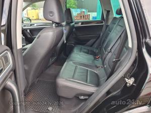 Melns Volkswagen Touareg 2013 Tallina, ar dzinēja tilpumu 3.00 L un nobraukumu 194 tūkst. km par 12500 €, foto 6 vietnē AUTOMOTO.COM.LV