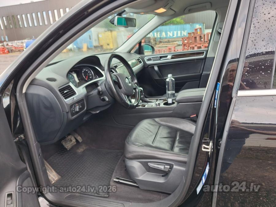 Melns Volkswagen Touareg 2013 Tallina, ar dzinēja tilpumu 3.00 L un nobraukumu 194 tūkst. km par 12500 €, foto 8 vietnē AUTOMOTO.COM.LV