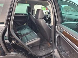 Melns Volkswagen Touareg 2013 Tallina, ar dzinēja tilpumu 3.00 L un nobraukumu 194 tūkst. km par 12500 €, foto 10 vietnē AUTOMOTO.COM.LV