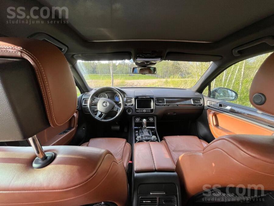 Melns Volkswagen Touareg 2014 Rīga, ar dzinēja tilpumu 3.00 L un nobraukumu 216 tūkst. km par 10955 €, foto 6 vietnē AUTOMOTO.COM.LV