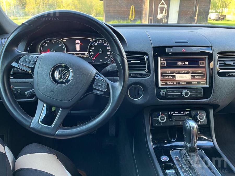 Melns Volkswagen Touareg 2014 Rīga, ar dzinēja tilpumu 3.00 L un nobraukumu 216 tūkst. km par 10955 €, foto 11 vietnē AUTOMOTO.COM.LV