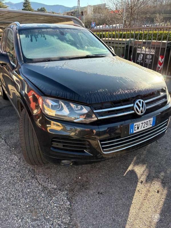 Melns Volkswagen Touareg 2014 Kauņa, ar dzinēja tilpumu 2.97 L un nobraukumu 202 tūkst. km par 8800 €, foto 1 vietnē AUTOMOTO.COM.LV