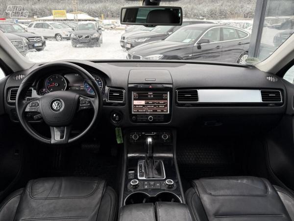 Melns Volkswagen Touareg 2014 Viļņa, ar dzinēja tilpumu 3.00 L un nobraukumu 206 tūkst. km par 12450 €, foto 10 vietnē AUTOMOTO.COM.LV