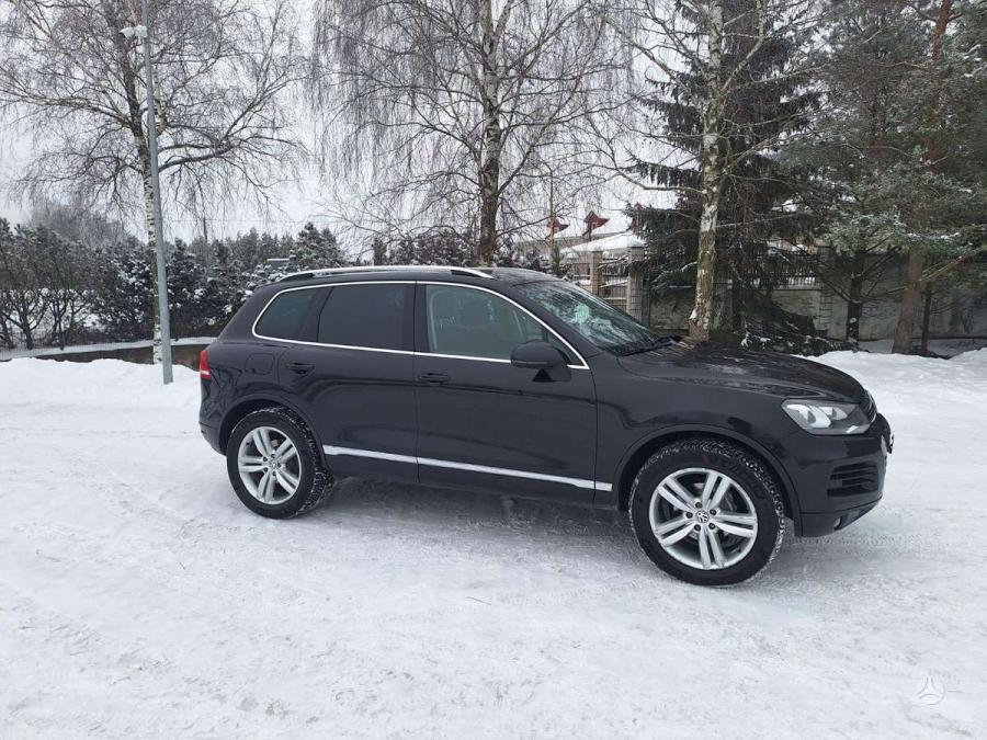 Melns Volkswagen Touareg 2014 Kauņa, ar dzinēja tilpumu 2.97 L un nobraukumu 205 tūkst. km par 11850 €, foto 4 vietnē AUTOMOTO.COM.LV