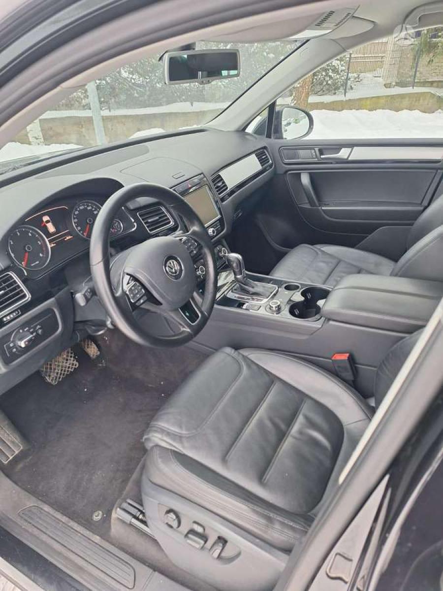 Melns Volkswagen Touareg 2014 Kauņa, ar dzinēja tilpumu 2.97 L un nobraukumu 205 tūkst. km par 11850 €, foto 18 vietnē AUTOMOTO.COM.LV