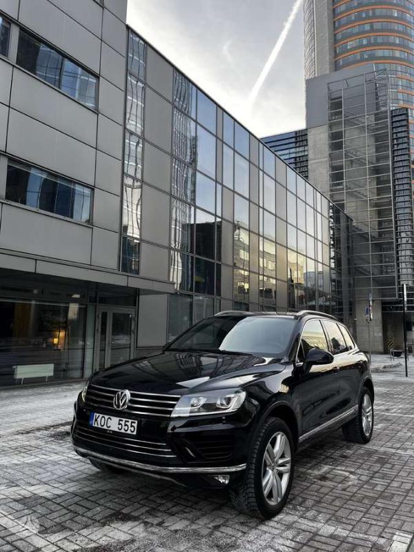 Black Volkswagen Touareg 2014 in Vilnius, with an engine capacity of 3.60 L and mileage of 188 thousand km for 10900 €, photo 2 on AUTOMOTO.COM.LV