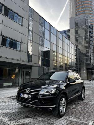 Black Volkswagen Touareg 2014 in Vilnius, with an engine capacity of 3.60 L and mileage of 188 thousand km for 10900 €, photo 2 on AUTOMOTO.COM.LV