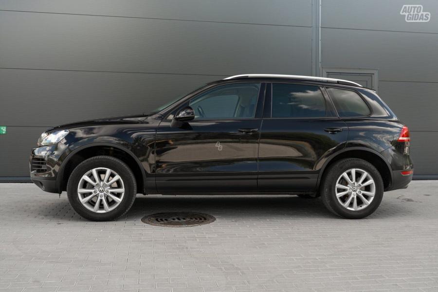 Melns Volkswagen Touareg 2014 Viļņa, ar dzinēja tilpumu 0.00 L un nobraukumu 305 tūkst. km par 12900 €, foto 7 vietnē AUTOMOTO.COM.LV