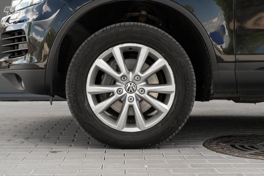 Melns Volkswagen Touareg 2014 Viļņa, ar dzinēja tilpumu 0.00 L un nobraukumu 305 tūkst. km par 12900 €, foto 8 vietnē AUTOMOTO.COM.LV