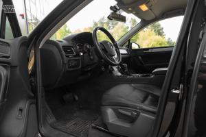 Melns Volkswagen Touareg 2014 Viļņa, ar dzinēja tilpumu 0.00 L un nobraukumu 305 tūkst. km par 12900 €, foto 15 vietnē AUTOMOTO.COM.LV