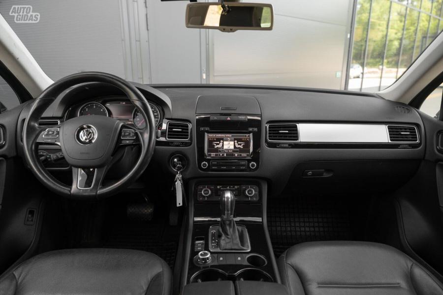Melns Volkswagen Touareg 2014 Viļņa, ar dzinēja tilpumu 0.00 L un nobraukumu 305 tūkst. km par 12900 €, foto 16 vietnē AUTOMOTO.COM.LV