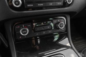 Melns Volkswagen Touareg 2014 Viļņa, ar dzinēja tilpumu 0.00 L un nobraukumu 305 tūkst. km par 12900 €, foto 28 vietnē AUTOMOTO.COM.LV