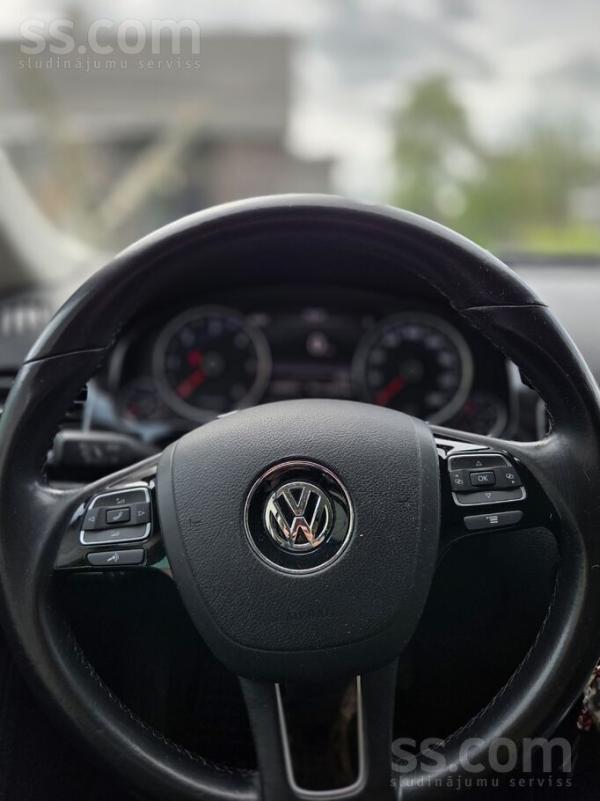 Melns Volkswagen Touareg 2014 Limbaži, ar dzinēja tilpumu 3.00 L un nobraukumu 235 tūkst. km par 13200 €, foto 10 vietnē AUTOMOTO.COM.LV