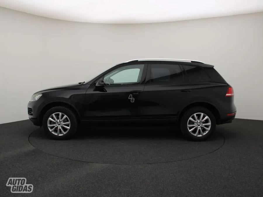 Melns Volkswagen Touareg 2014 Viļņa, ar dzinēja tilpumu 3.00 L un nobraukumu 200 tūkst. km par 14299 €, foto 7 vietnē AUTOMOTO.COM.LV