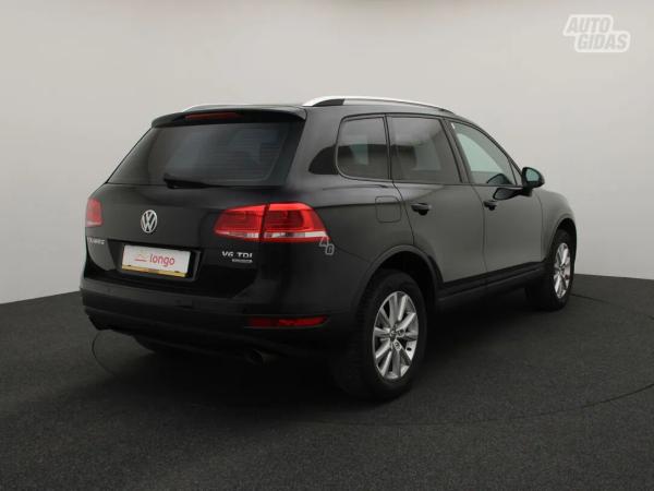 Melns Volkswagen Touareg 2014 Viļņa, ar dzinēja tilpumu 3.00 L un nobraukumu 200 tūkst. km par 14299 €, foto 8 vietnē AUTOMOTO.COM.LV
