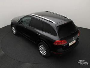Melns Volkswagen Touareg 2014 Viļņa, ar dzinēja tilpumu 3.00 L un nobraukumu 200 tūkst. km par 14299 €, foto 13 vietnē AUTOMOTO.COM.LV