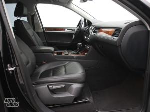 Melns Volkswagen Touareg 2014 Viļņa, ar dzinēja tilpumu 3.00 L un nobraukumu 200 tūkst. km par 14299 €, foto 15 vietnē AUTOMOTO.COM.LV