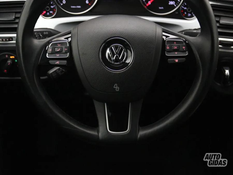 Melns Volkswagen Touareg 2014 Viļņa, ar dzinēja tilpumu 3.00 L un nobraukumu 200 tūkst. km par 14299 €, foto 19 vietnē AUTOMOTO.COM.LV
