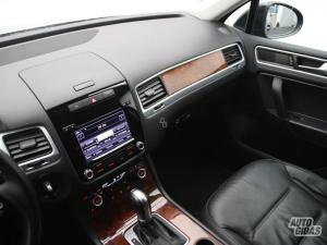 Melns Volkswagen Touareg 2014 Viļņa, ar dzinēja tilpumu 3.00 L un nobraukumu 200 tūkst. km par 14299 €, foto 22 vietnē AUTOMOTO.COM.LV