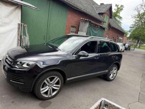 Melns Volkswagen Touareg 2014 Jurbarkas, ar dzinēja tilpumu 3.00 L un nobraukumu 300 tūkst. km par 10499 €, foto  vietnē AUTOMOTO.COM.LV