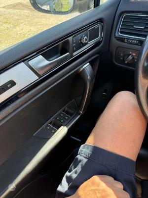 Melns Volkswagen Touareg 2014 Jurbarkas, ar dzinēja tilpumu 3.00 L un nobraukumu 300 tūkst. km par 10499 €, foto 7 vietnē AUTOMOTO.COM.LV