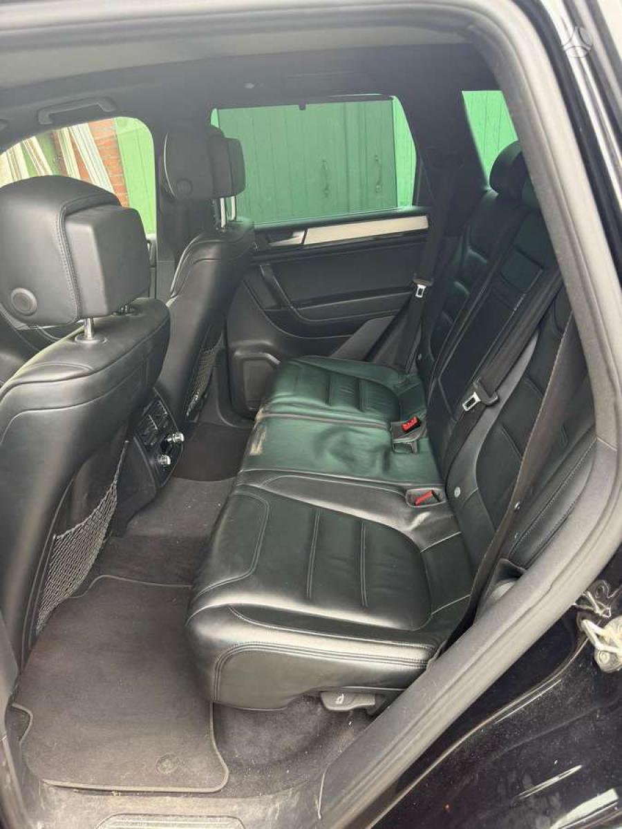 Melns Volkswagen Touareg 2014 Jurbarkas, ar dzinēja tilpumu 3.00 L un nobraukumu 300 tūkst. km par 10499 €, foto 9 vietnē AUTOMOTO.COM.LV