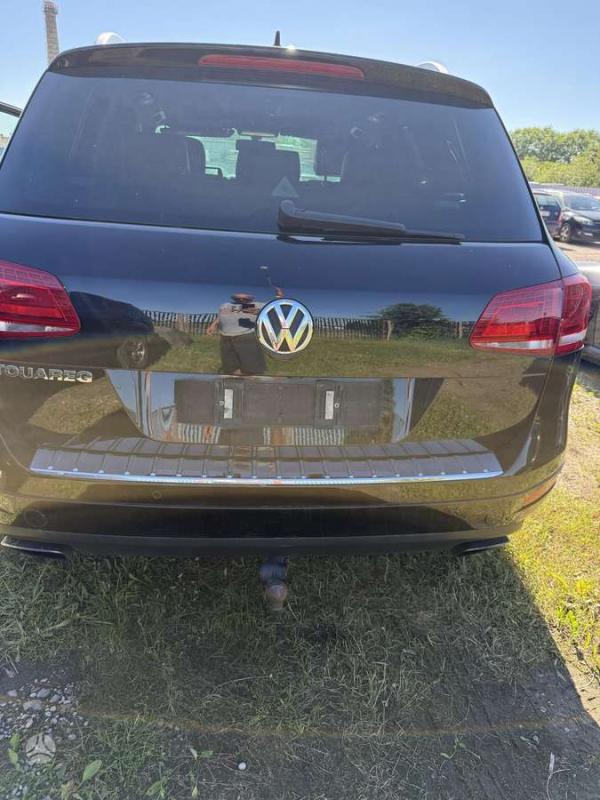 Melns Volkswagen Touareg 2014 Jurbarkas, ar dzinēja tilpumu 3.00 L un nobraukumu 300 tūkst. km par 10499 €, foto 9 vietnē AUTOMOTO.COM.LV