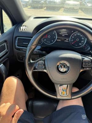 Melns Volkswagen Touareg 2014 Jurbarkas, ar dzinēja tilpumu 3.00 L un nobraukumu 300 tūkst. km par 10499 €, foto 12 vietnē AUTOMOTO.COM.LV