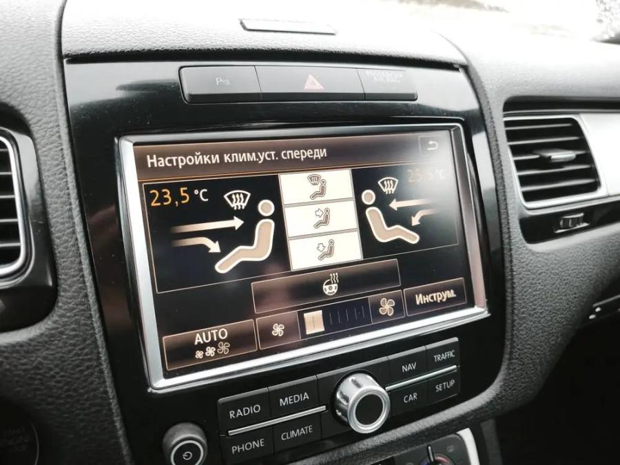 Черный Фольксваген Туарег 2014 в Цесис, объемом двигателя 3.00 л и пробегом 280 тыс. км за 12150 €, фото 25 на AUTOMOTO.COM.LV