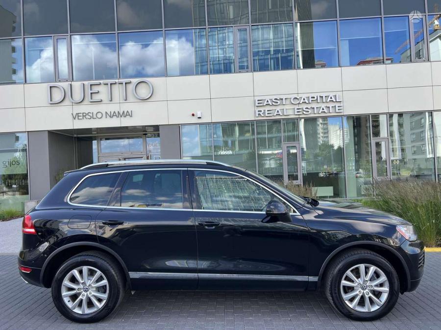 Melns Volkswagen Touareg 2014 Viļņa, ar dzinēja tilpumu 3.60 L un nobraukumu 300 tūkst. km par 7500 €, foto 17 vietnē AUTOMOTO.COM.LV