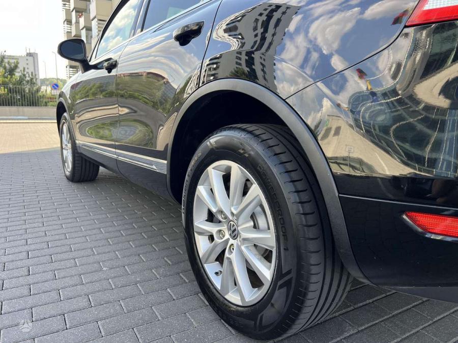 Melns Volkswagen Touareg 2014 Viļņa, ar dzinēja tilpumu 3.60 L un nobraukumu 300 tūkst. km par 7500 €, foto 18 vietnē AUTOMOTO.COM.LV