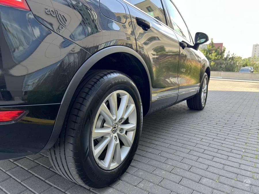 Melns Volkswagen Touareg 2014 Viļņa, ar dzinēja tilpumu 3.60 L un nobraukumu 300 tūkst. km par 7500 €, foto 19 vietnē AUTOMOTO.COM.LV