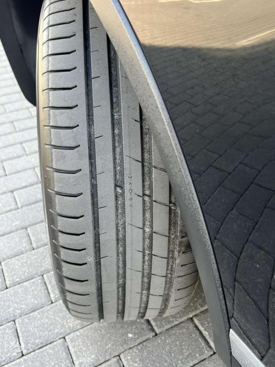 Melns Volkswagen Touareg 2014 Viļņa, ar dzinēja tilpumu 3.60 L un nobraukumu 300 tūkst. km par 7500 €, foto 22 vietnē AUTOMOTO.COM.LV