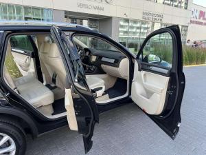 Melns Volkswagen Touareg 2014 Viļņa, ar dzinēja tilpumu 3.60 L un nobraukumu 300 tūkst. km par 7500 €, foto 24 vietnē AUTOMOTO.COM.LV