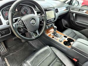 Melns Volkswagen Touareg 2014 Šauļi, ar dzinēja tilpumu 3.60 L un nobraukumu 235 tūkst. km par 9250 €, foto 11 vietnē AUTOMOTO.COM.LV