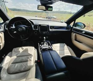 Melns Volkswagen Touareg 2014 Viļņa, ar dzinēja tilpumu 2.97 L un nobraukumu 203 tūkst. km par 14499 €, foto 21 vietnē AUTOMOTO.COM.LV