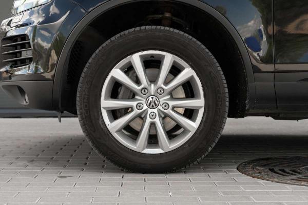 Melns Volkswagen Touareg 2014 Viļņa, ar dzinēja tilpumu 2.97 L un nobraukumu 305 tūkst. km par 10950 €, foto 7 vietnē AUTOMOTO.COM.LV
