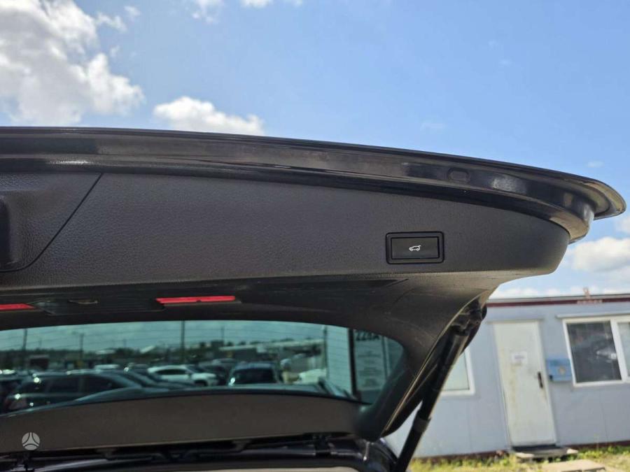 Black Volkswagen Touareg 2014 in Vilnius, with an engine capacity of 2.97 L and mileage of 253 thousand km for 11800 €, photo 9 on AUTOMOTO.COM.LV