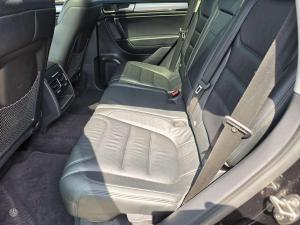 Black Volkswagen Touareg 2014 in Vilnius, with an engine capacity of 2.97 L and mileage of 253 thousand km for 11800 €, photo 11 on AUTOMOTO.COM.LV