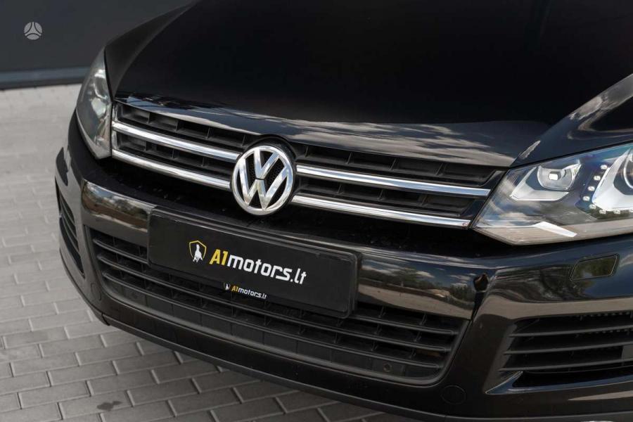 Melns Volkswagen Touareg 2014 Viļņa, ar dzinēja tilpumu 2.97 L un nobraukumu 305 tūkst. km par 9750 €, foto 5 vietnē AUTOMOTO.COM.LV