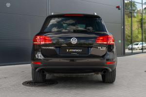Melns Volkswagen Touareg 2014 Viļņa, ar dzinēja tilpumu 2.97 L un nobraukumu 305 tūkst. km par 9750 €, foto 10 vietnē AUTOMOTO.COM.LV