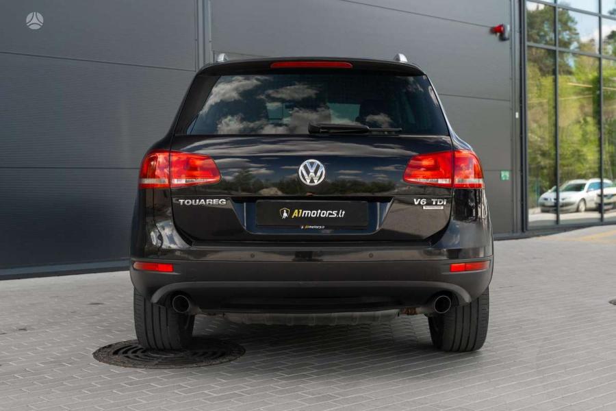 Melns Volkswagen Touareg 2014 Viļņa, ar dzinēja tilpumu 2.97 L un nobraukumu 305 tūkst. km par 9750 €, foto 10 vietnē AUTOMOTO.COM.LV