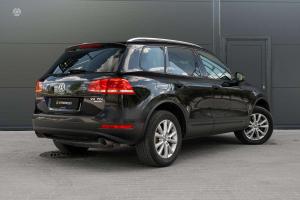Melns Volkswagen Touareg 2014 Viļņa, ar dzinēja tilpumu 2.97 L un nobraukumu 305 tūkst. km par 9750 €, foto 11 vietnē AUTOMOTO.COM.LV