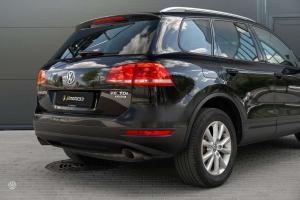 Melns Volkswagen Touareg 2014 Viļņa, ar dzinēja tilpumu 2.97 L un nobraukumu 305 tūkst. km par 9750 €, foto 12 vietnē AUTOMOTO.COM.LV
