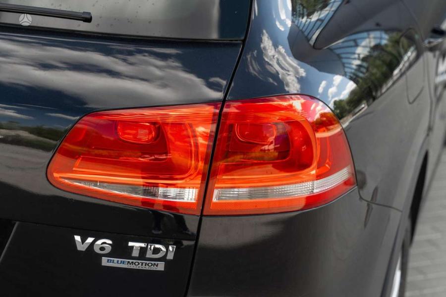 Melns Volkswagen Touareg 2014 Viļņa, ar dzinēja tilpumu 2.97 L un nobraukumu 305 tūkst. km par 9750 €, foto 14 vietnē AUTOMOTO.COM.LV