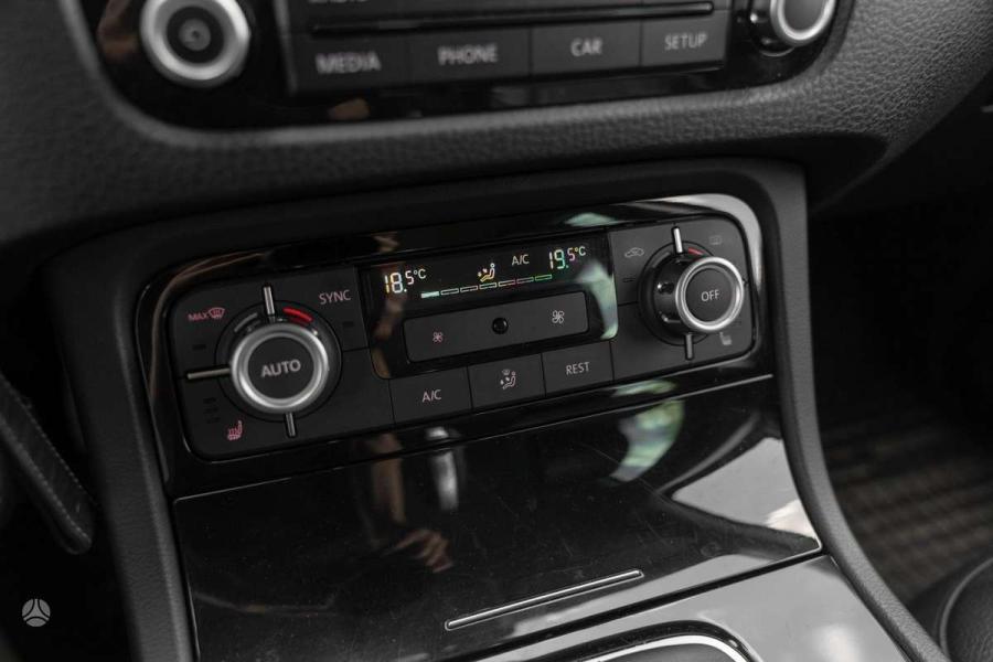 Melns Volkswagen Touareg 2014 Viļņa, ar dzinēja tilpumu 2.97 L un nobraukumu 305 tūkst. km par 9750 €, foto 28 vietnē AUTOMOTO.COM.LV