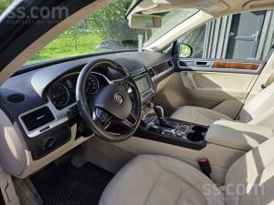 Melns Volkswagen Touareg 2015 Rīga, ar dzinēja tilpumu 3.00 L un nobraukumu 339 tūkst. km par 14790 €, foto 6 vietnē AUTOMOTO.COM.LV